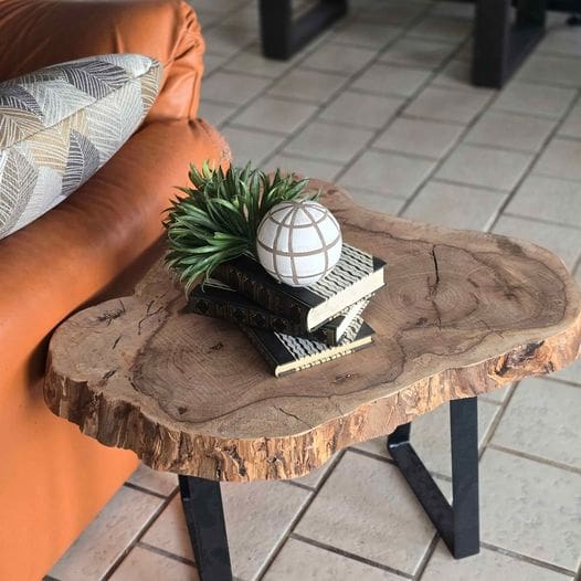 Live edge Pecan coffee table – Johann Scheving Digital Nomad